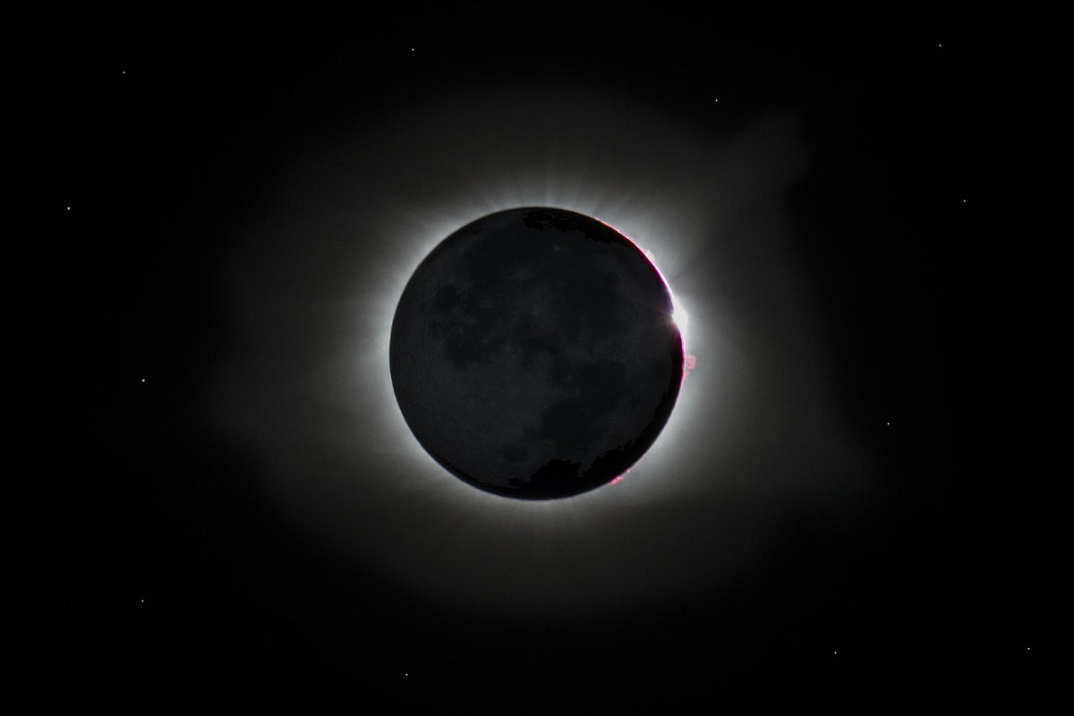 Total Solar Eclipse - Documentary photography by Jason Weingart – Loupe, Inc