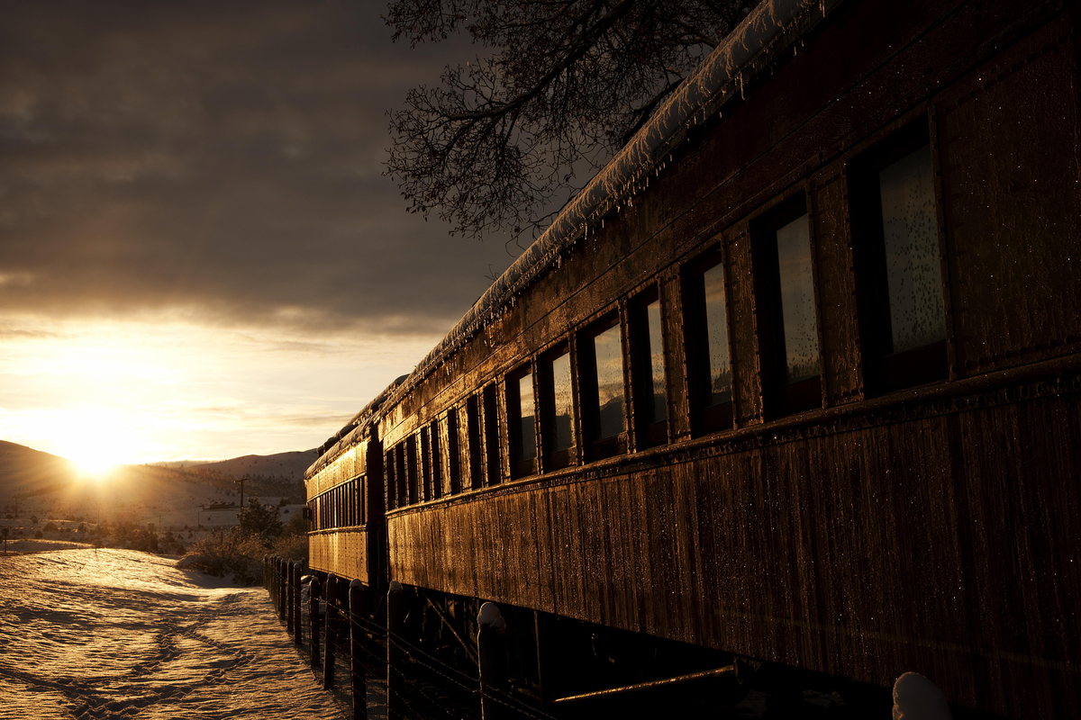 Frozen Train - Documentary photography by Joe McNally – Loupe, Inc